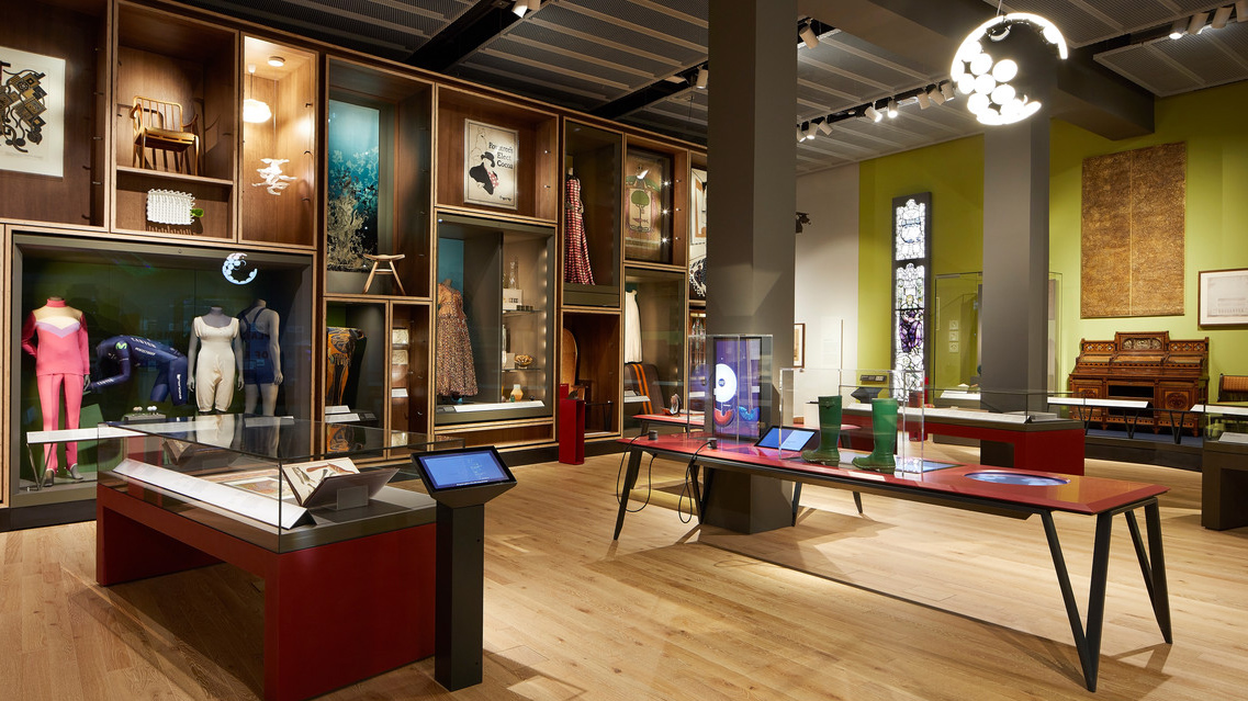 Interactive Table – Scottish Design Galleries « ISO